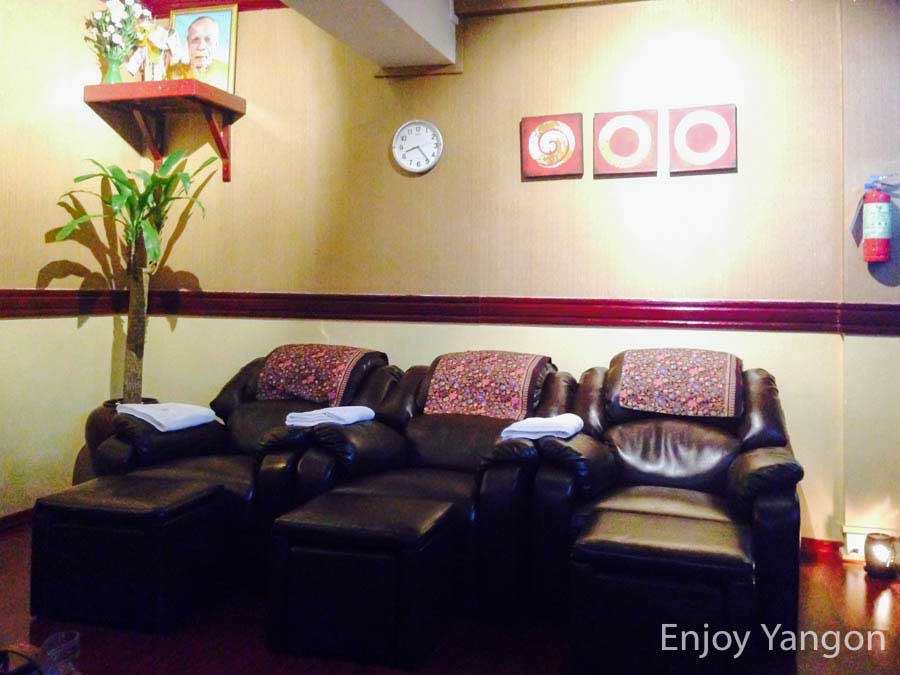 タイ式マッサージ、First Thai Spa で肩凝りスッキリ - Enjoy Yangon ヤンゴン, ミャンマーで暮らす旅する
